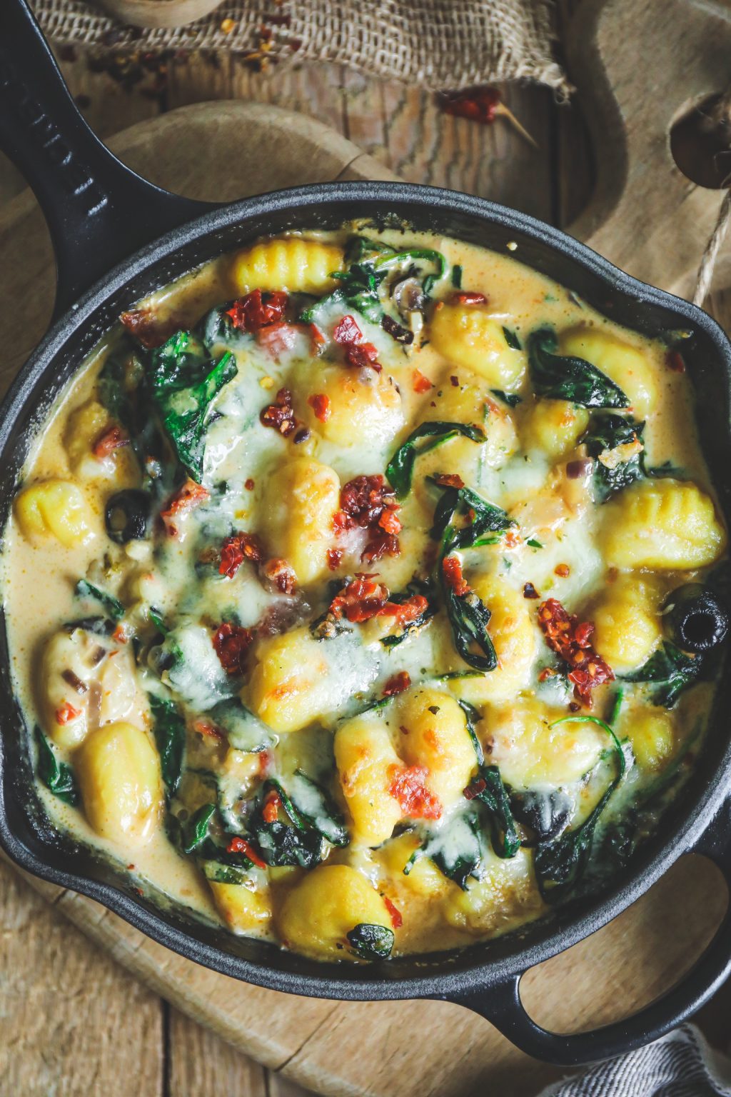 Gnocchi aux épinards, tomates confites et parmesan